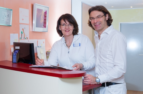 Dr. Dr. med. dent. Helling, Kieferorthopädie in Emmendingen | sanego